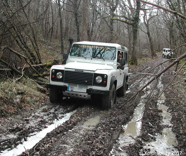 How to 4x4 Through Mud and Ruts | Off-Road Discovery